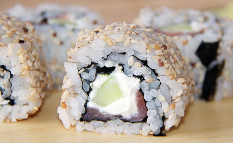 Ura Maki (California Roll) - Rezept aus der japanischen Küche