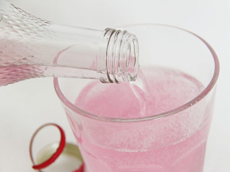 Sakura Cola - japanisches Getränk der Marke Kimura