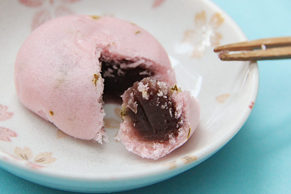 Sakura Manjū - japanische Süßigkeit mit Kirschblütengeschmack