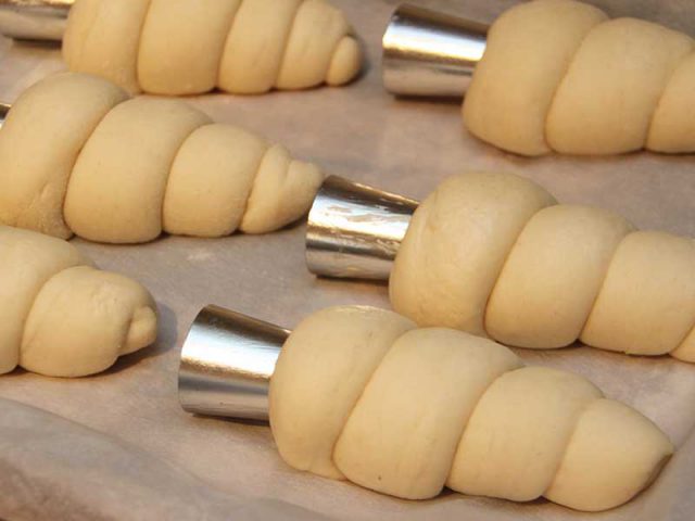 Cream Cornet (gefüllte Brötchen) - Rezept aus der japanischen Küche